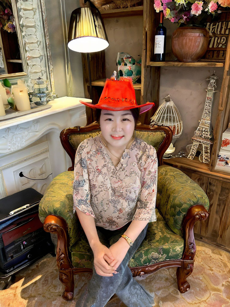 Korean trot singer by JunYong Choi - Playground